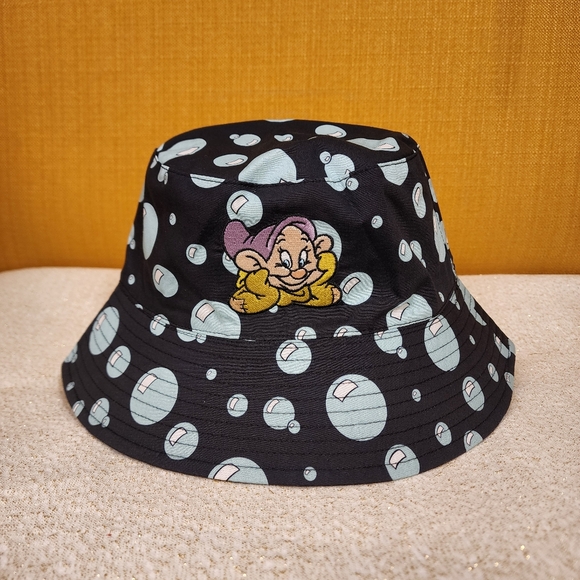 cakeworthy | Accessories | Cakeworthy Disney Dopey Bubbles Bucket Hat ...